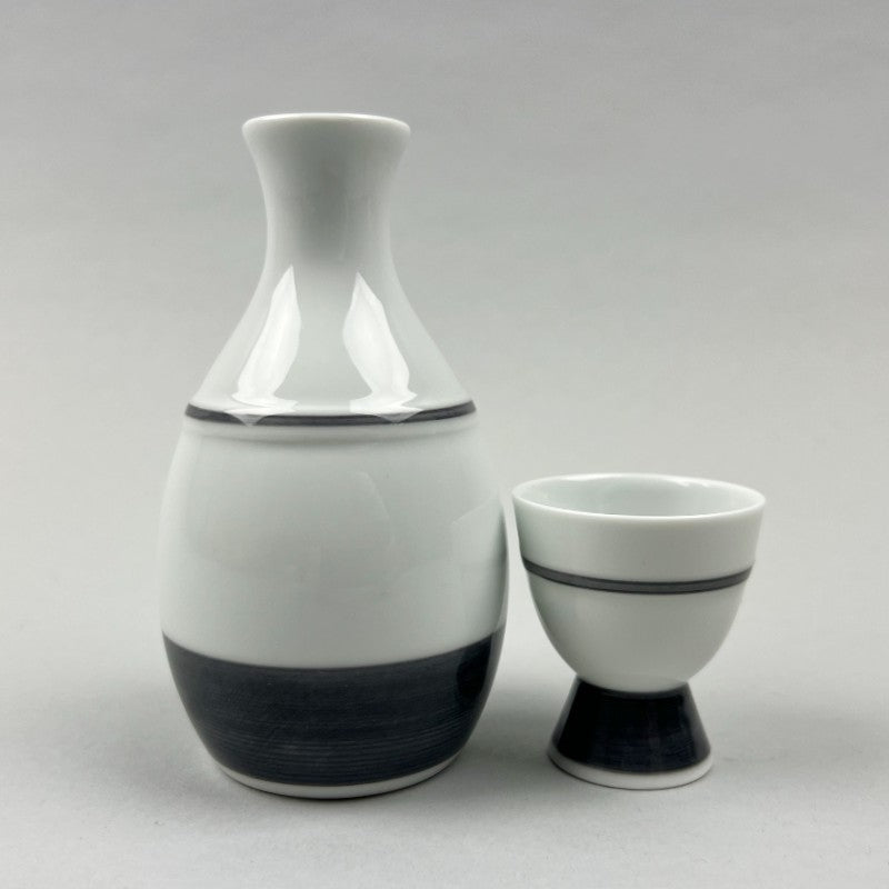 Made in Japan, White Floral Sake carafe(6 oz) and cup(1 oz)